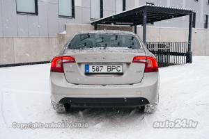 Pelēks Volvo S60 2011 Tartu, ar dzinēja tilpumu 2.00 L un nobraukumu 287 tūkst. km par 5990 €, foto 5 vietnē AUTOMOTO.COM.LV