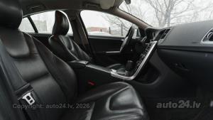 Pelēks Volvo S60 2011 Tartu, ar dzinēja tilpumu 2.00 L un nobraukumu 287 tūkst. km par 5990 €, foto 9 vietnē AUTOMOTO.COM.LV