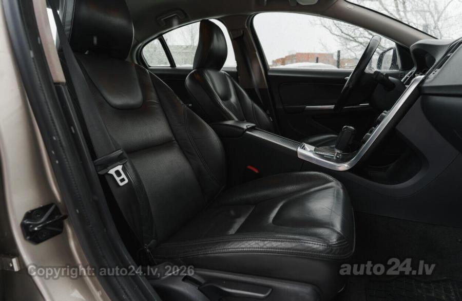 Pelēks Volvo S60 2011 Tartu, ar dzinēja tilpumu 2.00 L un nobraukumu 287 tūkst. km par 5990 €, foto 10 vietnē AUTOMOTO.COM.LV