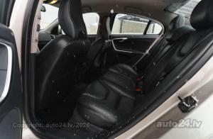 Pelēks Volvo S60 2011 Tartu, ar dzinēja tilpumu 2.00 L un nobraukumu 287 tūkst. km par 5990 €, foto 11 vietnē AUTOMOTO.COM.LV
