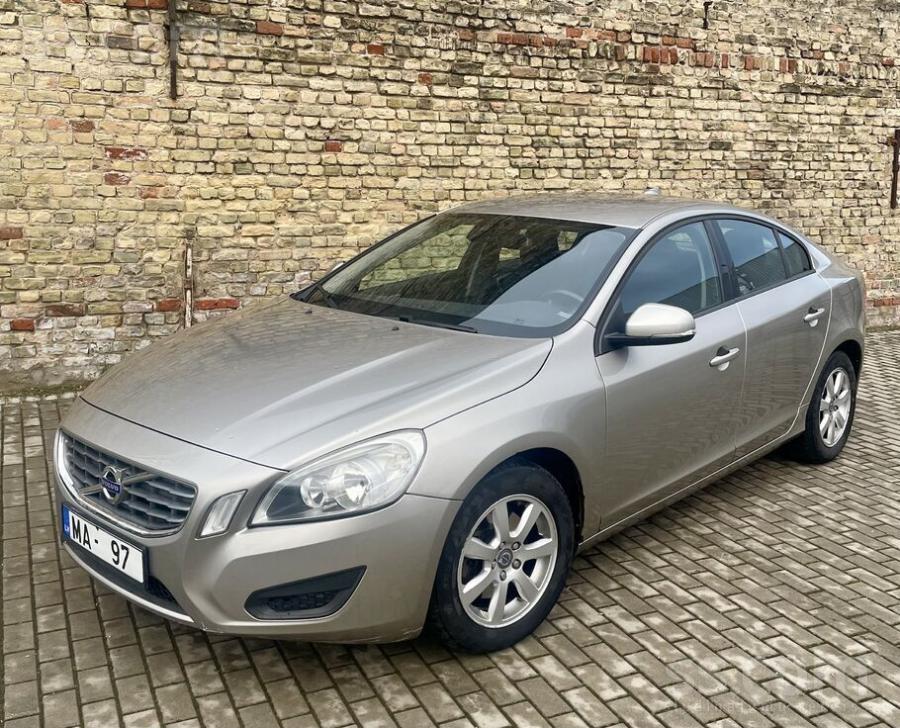Pelēks Volvo S60 2011 Rīga, ar dzinēja tilpumu 1.60 L un nobraukumu 201 tūkst. km par 5200 €, foto 1 vietnē AUTOMOTO.COM.LV