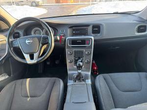 Pelēks Volvo S60 2011 Utena, ar dzinēja tilpumu 1.56 L un nobraukumu 197 tūkst. km par 5900 €, foto 9 vietnē AUTOMOTO.COM.LV
