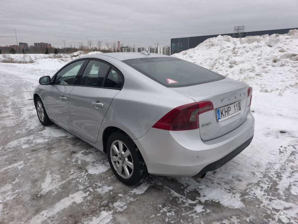 Pelēks Volvo S60 2011 Viļņa, ar dzinēja tilpumu 1.98 L un nobraukumu 286 tūkst. km par 4700 €, foto 7 vietnē AUTOMOTO.COM.LV