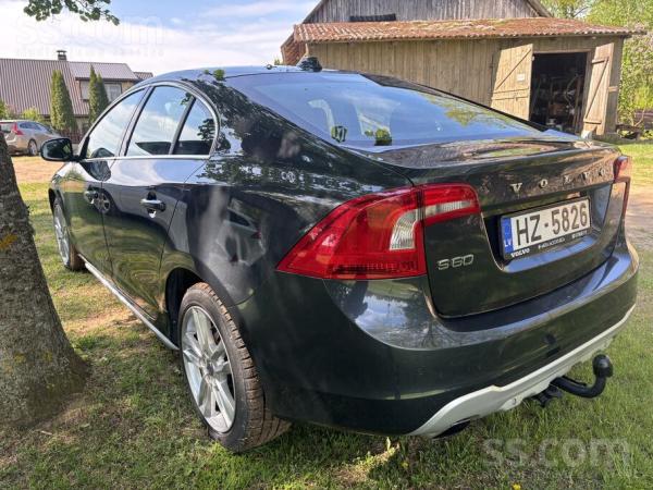 Pelēks Volvo S60 2011 Jelgava, ar dzinēja tilpumu 1.60 L un nobraukumu 0 tūkst. km par 4840 €, foto 3 vietnē AUTOMOTO.COM.LV