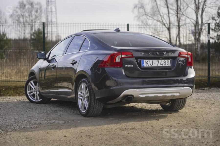 Pelēks Volvo S60 2011 Rīga, ar dzinēja tilpumu 2.00 L un nobraukumu 349 tūkst. km par 6390 €, foto 5 vietnē AUTOMOTO.COM.LV