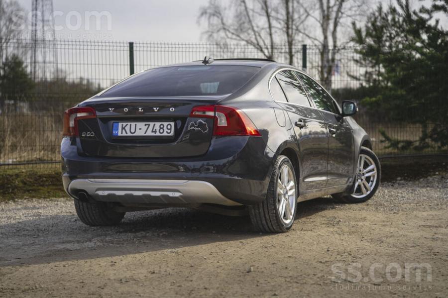 Pelēks Volvo S60 2011 Rīga, ar dzinēja tilpumu 2.00 L un nobraukumu 349 tūkst. km par 6390 €, foto 7 vietnē AUTOMOTO.COM.LV