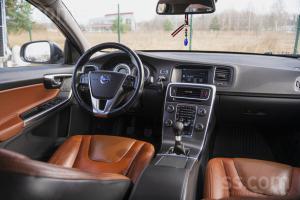 Pelēks Volvo S60 2011 Rīga, ar dzinēja tilpumu 2.00 L un nobraukumu 349 tūkst. km par 6390 €, foto 14 vietnē AUTOMOTO.COM.LV