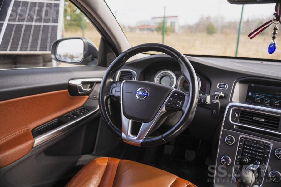 Pelēks Volvo S60 2011 Rīga, ar dzinēja tilpumu 2.00 L un nobraukumu 349 tūkst. km par 6390 €, foto 15 vietnē AUTOMOTO.COM.LV