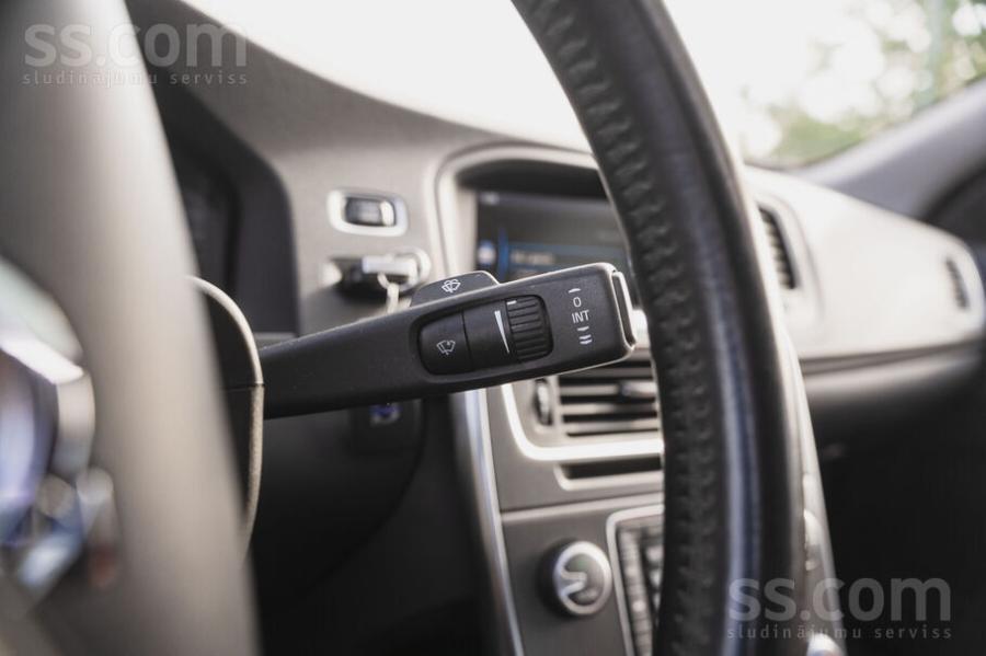 Pelēks Volvo S60 2011 Rīga, ar dzinēja tilpumu 2.00 L un nobraukumu 349 tūkst. km par 6390 €, foto 20 vietnē AUTOMOTO.COM.LV