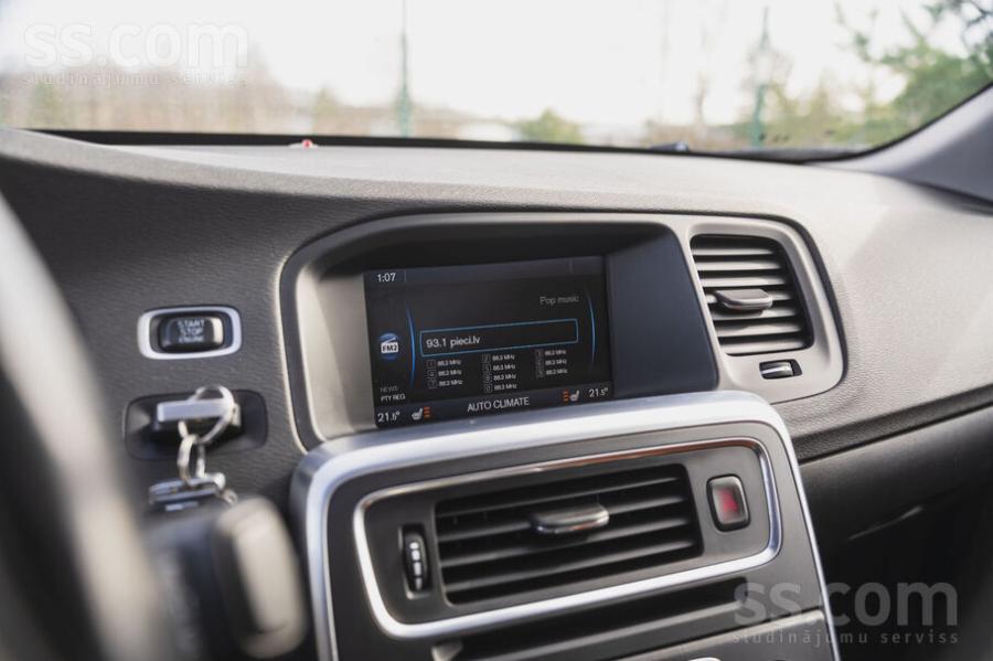 Pelēks Volvo S60 2011 Rīga, ar dzinēja tilpumu 2.00 L un nobraukumu 349 tūkst. km par 6390 €, foto 22 vietnē AUTOMOTO.COM.LV