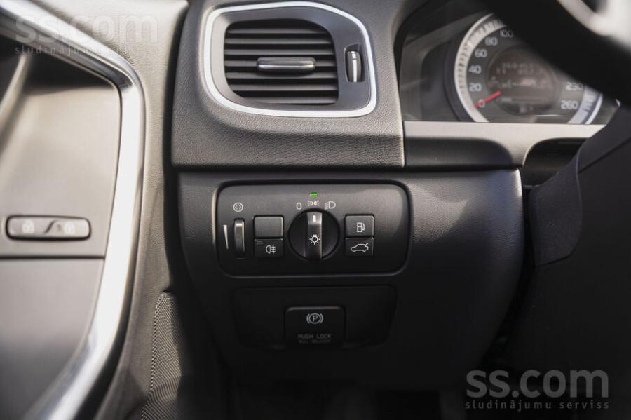 Pelēks Volvo S60 2011 Rīga, ar dzinēja tilpumu 2.00 L un nobraukumu 349 tūkst. km par 6390 €, foto 25 vietnē AUTOMOTO.COM.LV