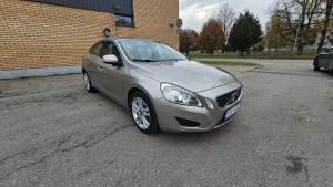 Grey Volvo S60 2011 in Riga, with an engine capacity of 2.00 L and mileage of 208 thousand km for 5750 €, photo 4 on AUTOMOTO.COM.LV