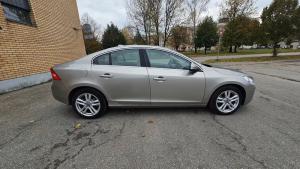 Grey Volvo S60 2011 in Riga, with an engine capacity of 2.00 L and mileage of 208 thousand km for 5750 €, photo 5 on AUTOMOTO.COM.LV