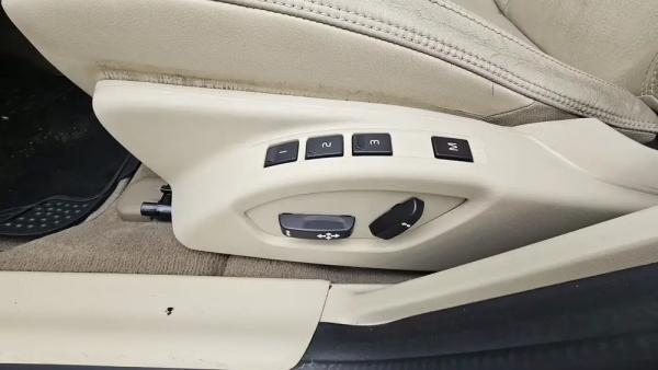 Grey Volvo S60 2011 in Riga, with an engine capacity of 2.00 L and mileage of 208 thousand km for 5750 €, photo 10 on AUTOMOTO.COM.LV