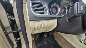 Grey Volvo S60 2011 in Riga, with an engine capacity of 2.00 L and mileage of 208 thousand km for 5750 €, photo 13 on AUTOMOTO.COM.LV