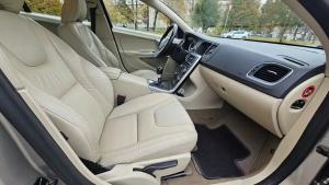 Grey Volvo S60 2011 in Riga, with an engine capacity of 2.00 L and mileage of 208 thousand km for 5750 €, photo 28 on AUTOMOTO.COM.LV