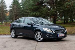 Grey Volvo S60 2011 in Riga, with an engine capacity of 2.00 L and mileage of 255 thousand km for 7495 €, photo  on AUTOMOTO.COM.LV