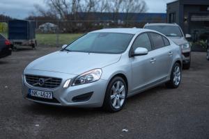 Pelēks Volvo S60 2011 Rīga, ar dzinēja tilpumu 2.00 L un nobraukumu 325 tūkst. km par 5000 €, foto 3 vietnē AUTOMOTO.COM.LV