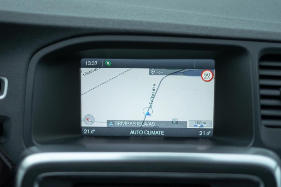 Pelēks Volvo S60 2011 Rīga, ar dzinēja tilpumu 2.00 L un nobraukumu 325 tūkst. km par 5000 €, foto 11 vietnē AUTOMOTO.COM.LV
