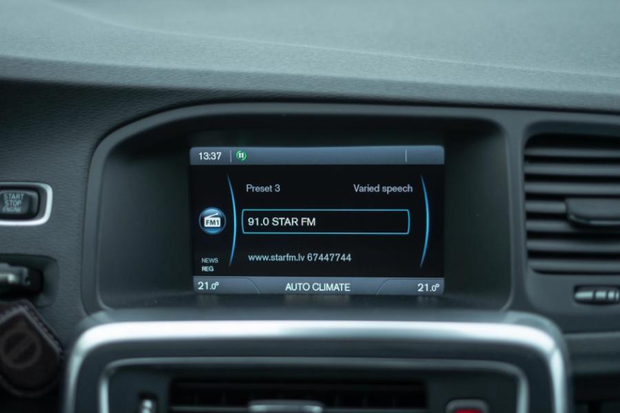 Pelēks Volvo S60 2011 Rīga, ar dzinēja tilpumu 2.00 L un nobraukumu 325 tūkst. km par 5000 €, foto 21 vietnē AUTOMOTO.COM.LV