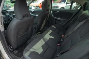 Pelēks Volvo S60 2011 Rīga, ar dzinēja tilpumu 2.00 L un nobraukumu 325 tūkst. km par 5000 €, foto 28 vietnē AUTOMOTO.COM.LV