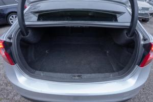 Pelēks Volvo S60 2011 Rīga, ar dzinēja tilpumu 2.00 L un nobraukumu 325 tūkst. km par 5000 €, foto 31 vietnē AUTOMOTO.COM.LV