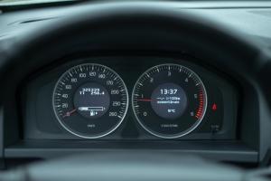 Pelēks Volvo S60 2011 Rīga, ar dzinēja tilpumu 2.00 L un nobraukumu 325 tūkst. km par 5000 €, foto 36 vietnē AUTOMOTO.COM.LV