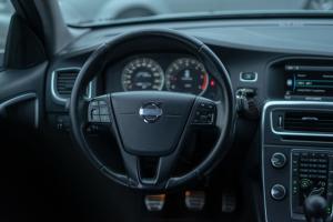 Pelēks Volvo S60 2011 Rīga, ar dzinēja tilpumu 2.00 L un nobraukumu 325 tūkst. km par 5000 €, foto 38 vietnē AUTOMOTO.COM.LV