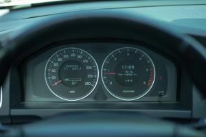 Pelēks Volvo S60 2011 Rīga, ar dzinēja tilpumu 2.00 L un nobraukumu 325 tūkst. km par 5000 €, foto 40 vietnē AUTOMOTO.COM.LV