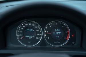 Pelēks Volvo S60 2011 Rīga, ar dzinēja tilpumu 2.00 L un nobraukumu 325 tūkst. km par 5000 €, foto 41 vietnē AUTOMOTO.COM.LV
