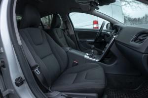 Pelēks Volvo S60 2011 Rīga, ar dzinēja tilpumu 2.00 L un nobraukumu 325 tūkst. km par 5000 €, foto 45 vietnē AUTOMOTO.COM.LV