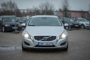 Pelēks Volvo S60 2011 Rīga, ar dzinēja tilpumu 2.00 L un nobraukumu 325 tūkst. km par 5000 €, foto 64 vietnē AUTOMOTO.COM.LV