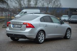 Pelēks Volvo S60 2011 Rīga, ar dzinēja tilpumu 2.00 L un nobraukumu 325 tūkst. km par 5000 €, foto 69 vietnē AUTOMOTO.COM.LV