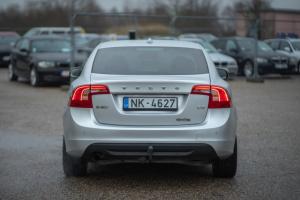 Pelēks Volvo S60 2011 Rīga, ar dzinēja tilpumu 2.00 L un nobraukumu 325 tūkst. km par 5000 €, foto 71 vietnē AUTOMOTO.COM.LV