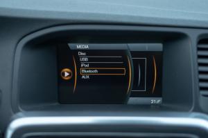 Pelēks Volvo S60 2011 Rīga, ar dzinēja tilpumu 2.00 L un nobraukumu 325 tūkst. km par 5000 €, foto 72 vietnē AUTOMOTO.COM.LV