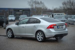 Pelēks Volvo S60 2011 Rīga, ar dzinēja tilpumu 2.00 L un nobraukumu 325 tūkst. km par 5000 €, foto 75 vietnē AUTOMOTO.COM.LV