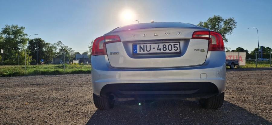 Grey Volvo S60 2011 in Riga, with an engine capacity of 1.60 L and mileage of 254 thousand km for 6999 €, photo 6 on AUTOMOTO.COM.LV