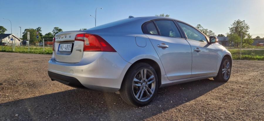 Grey Volvo S60 2011 in Riga, with an engine capacity of 1.60 L and mileage of 254 thousand km for 6999 €, photo 7 on AUTOMOTO.COM.LV