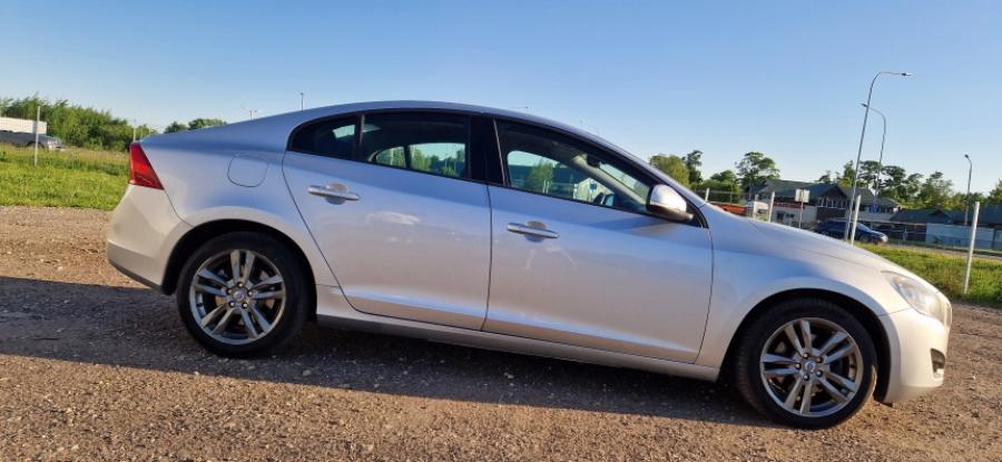 Grey Volvo S60 2011 in Riga, with an engine capacity of 1.60 L and mileage of 254 thousand km for 6999 €, photo 8 on AUTOMOTO.COM.LV