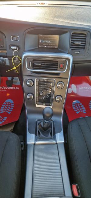 Grey Volvo S60 2011 in Riga, with an engine capacity of 1.60 L and mileage of 254 thousand km for 6999 €, photo 13 on AUTOMOTO.COM.LV