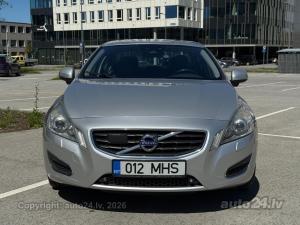Grey Volvo S60 2011 in Tallinn, with an engine capacity of 2.40 L and mileage of 226 thousand km for 7600 €, photo 6 on AUTOMOTO.COM.LV