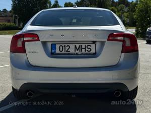 Grey Volvo S60 2011 in Tallinn, with an engine capacity of 2.40 L and mileage of 226 thousand km for 7600 €, photo 7 on AUTOMOTO.COM.LV