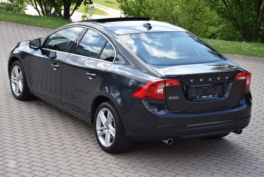 Grey Volvo S60 2011 in Vilnius, with an engine capacity of 2.40 L and mileage of 313 thousand km for 5900 €, photo 8 on AUTOMOTO.COM.LV