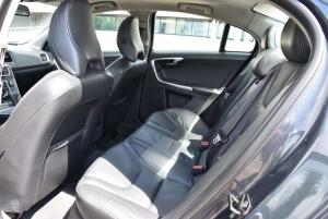 Grey Volvo S60 2011 in Vilnius, with an engine capacity of 2.40 L and mileage of 313 thousand km for 5900 €, photo 10 on AUTOMOTO.COM.LV