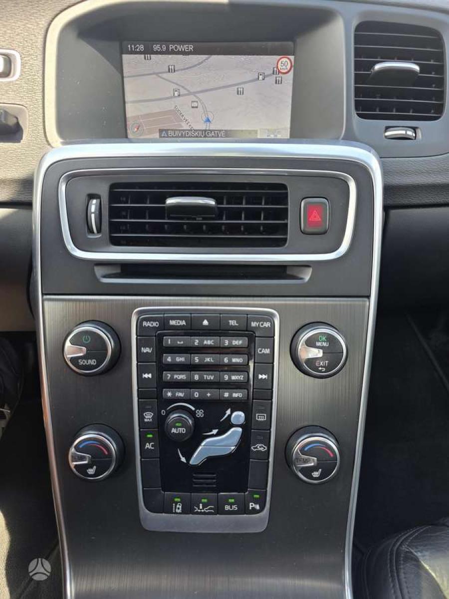 Grey Volvo S60 2011 in Vilnius, with an engine capacity of 2.40 L and mileage of 313 thousand km for 5900 €, photo 14 on AUTOMOTO.COM.LV
