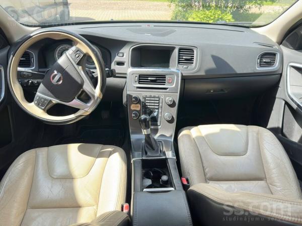 Grey Volvo S60 2011 in Ogre, with an engine capacity of 2.40 L and mileage of 495 thousand km for 2000 €, photo 3 on AUTOMOTO.COM.LV