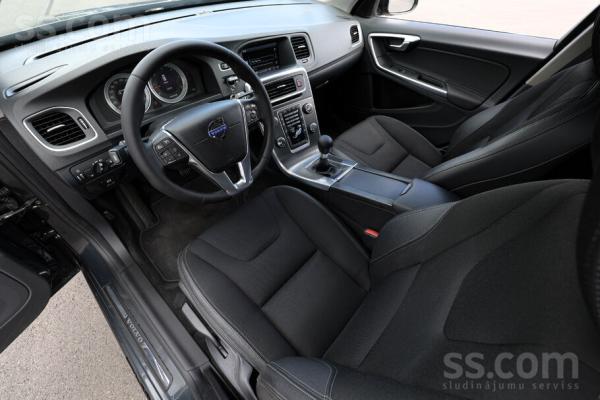 Pelēks Volvo S60 2011 Jelgava, ar dzinēja tilpumu 2.00 L un nobraukumu 0 tūkst. km par 6750 €, foto 8 vietnē AUTOMOTO.COM.LV