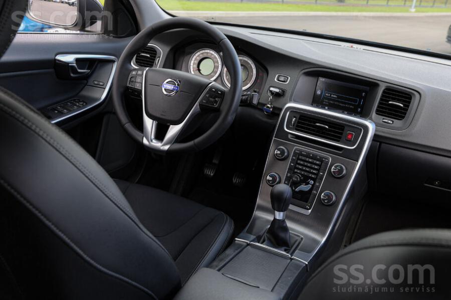 Pelēks Volvo S60 2011 Jelgava, ar dzinēja tilpumu 2.00 L un nobraukumu 0 tūkst. km par 6750 €, foto 13 vietnē AUTOMOTO.COM.LV