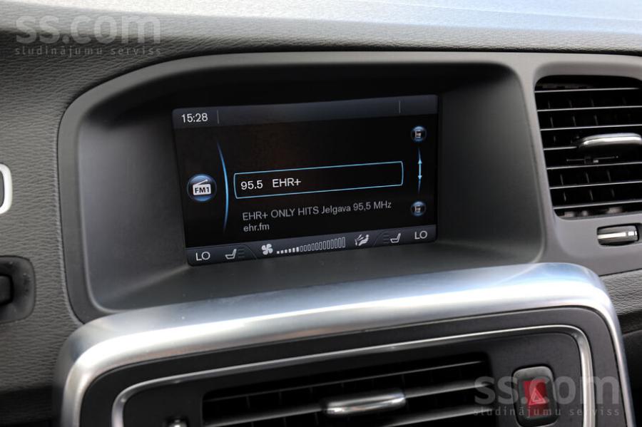 Pelēks Volvo S60 2011 Jelgava, ar dzinēja tilpumu 2.00 L un nobraukumu 0 tūkst. km par 6750 €, foto 14 vietnē AUTOMOTO.COM.LV