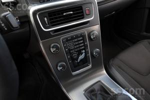 Pelēks Volvo S60 2011 Jelgava, ar dzinēja tilpumu 2.00 L un nobraukumu 0 tūkst. km par 6750 €, foto 16 vietnē AUTOMOTO.COM.LV